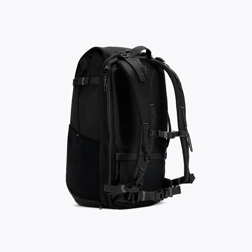 Shell Backpack All Black | Tropicfeel
