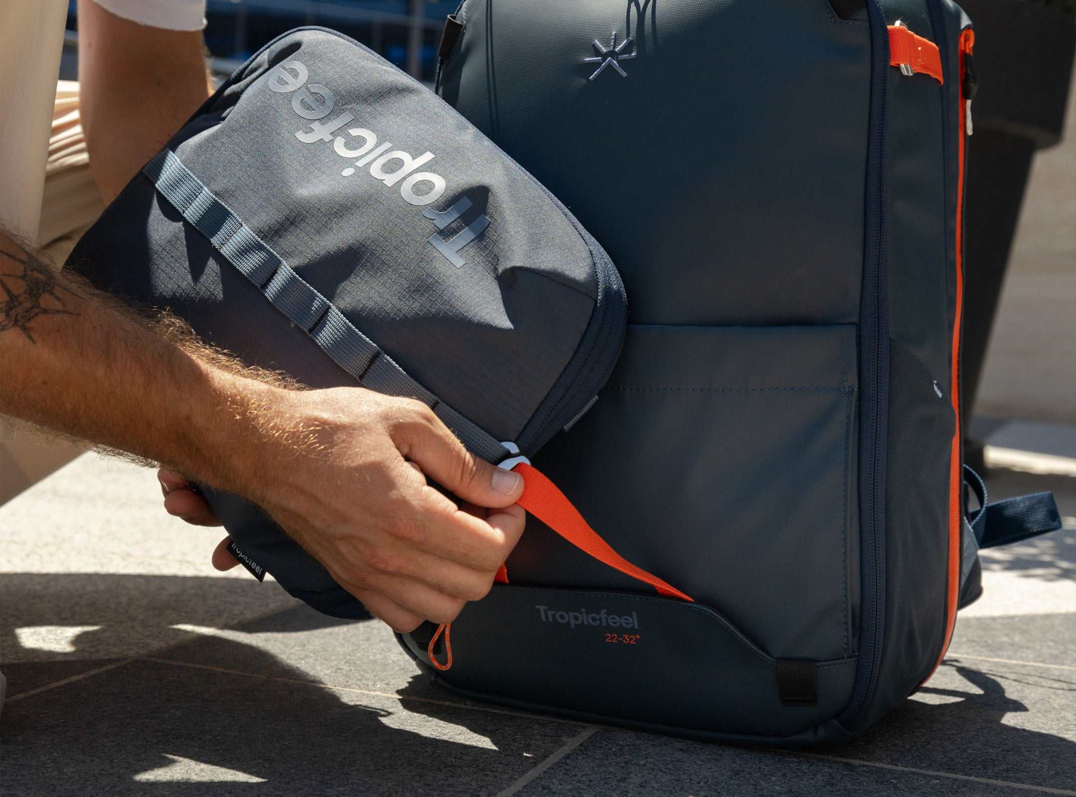 Shell Backpack All Black | Tropicfeel