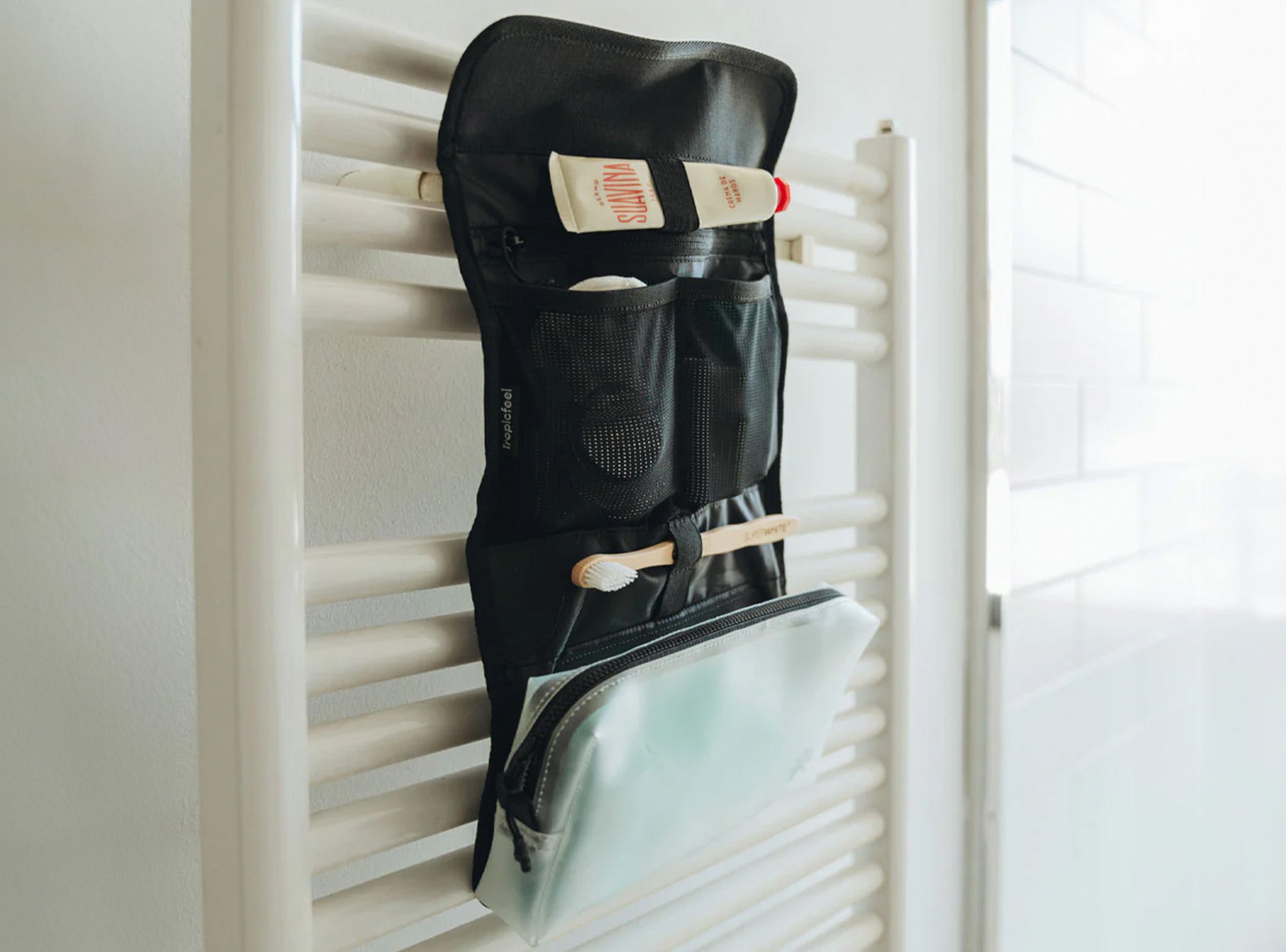 Nook Backpack All Black | Tropicfeel