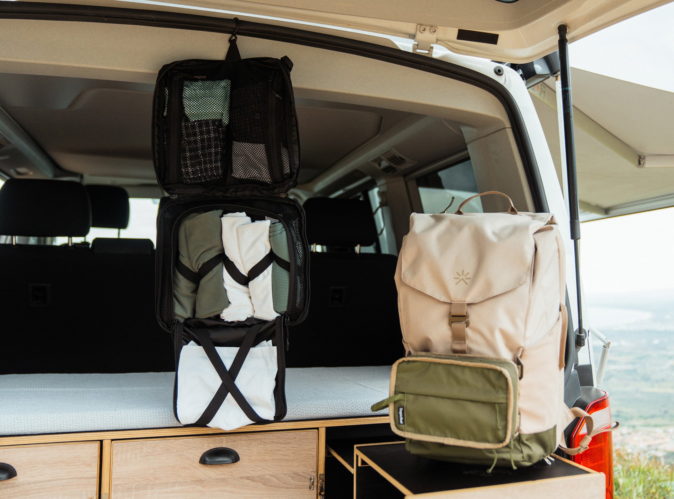 Nook Backpack All Black | Tropicfeel